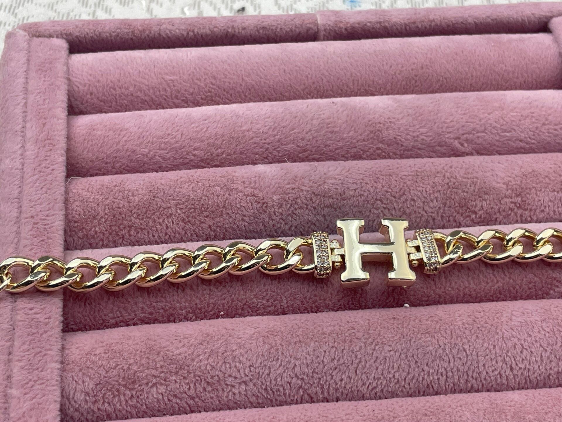 VİP Harf Bileklik (H) | En Uygun Fiyatlarla lujoaksesuar.com'da